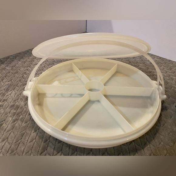 Tupperware | Dining | Tupperware Divided Veggie Snack Serving Tray ...